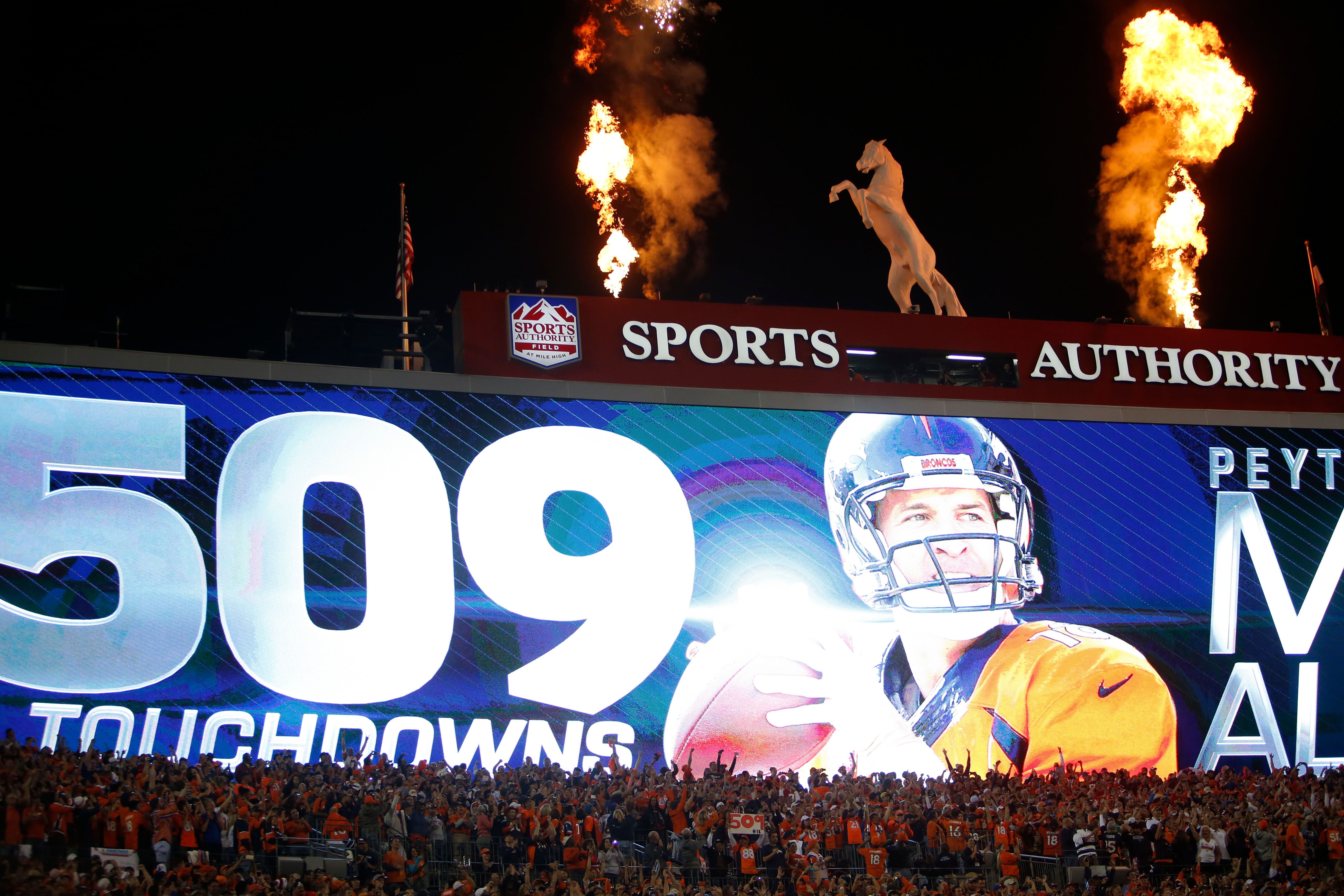 10 QBs With The Most Career Passing Touchdowns in NFL History