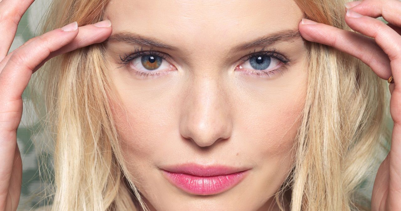 15 Celebrities With Unique Body Parts