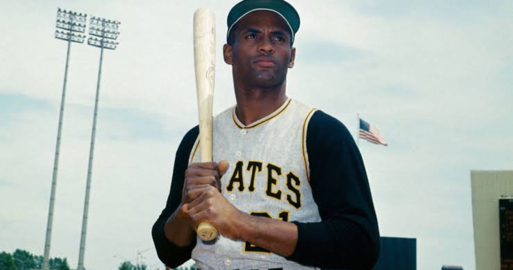 Roberto Clemente's 1995 Topps Rookie Card Reached $1 Million Bid At Auction